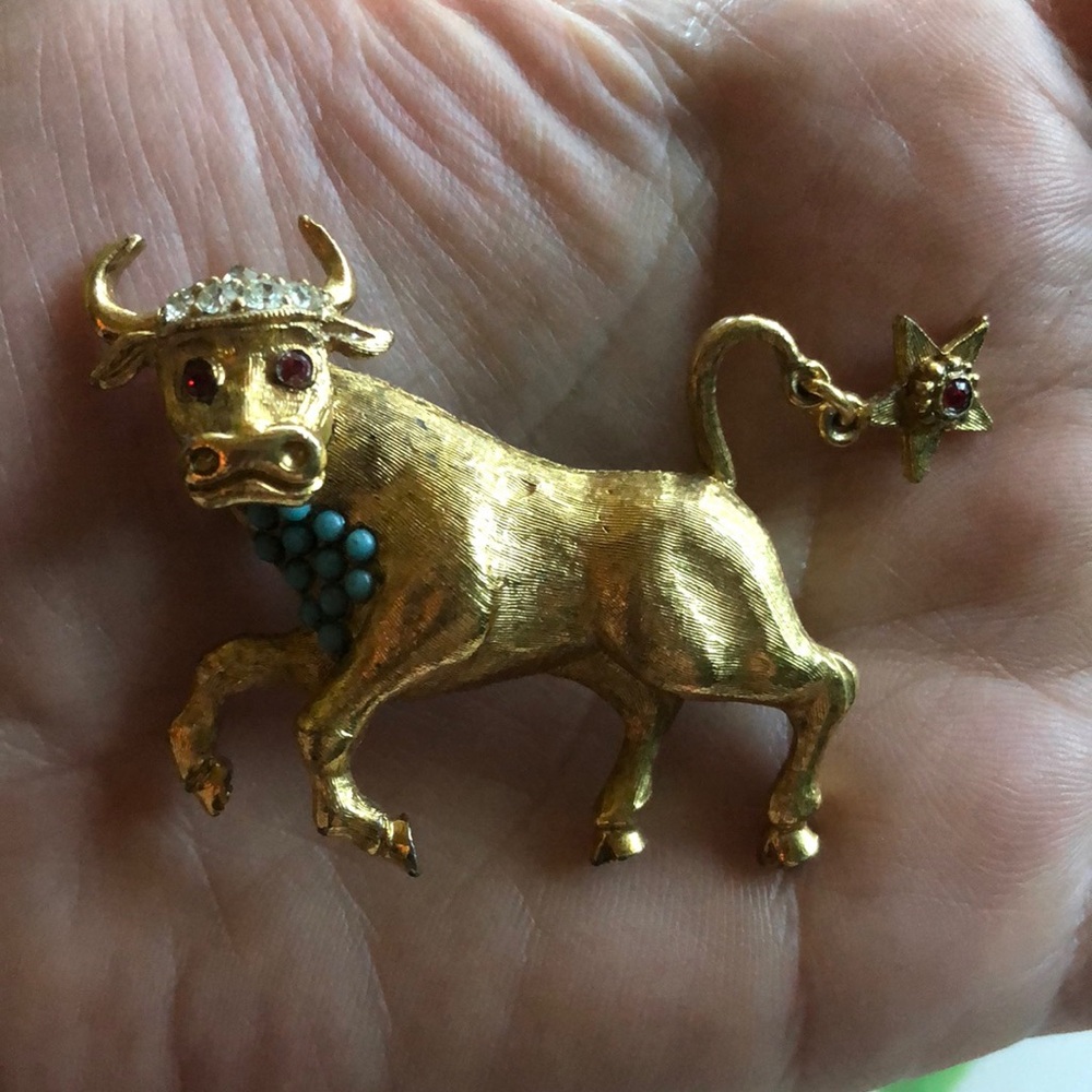 Antique Bull / Taurus Gold Toned Brooch - Gem
